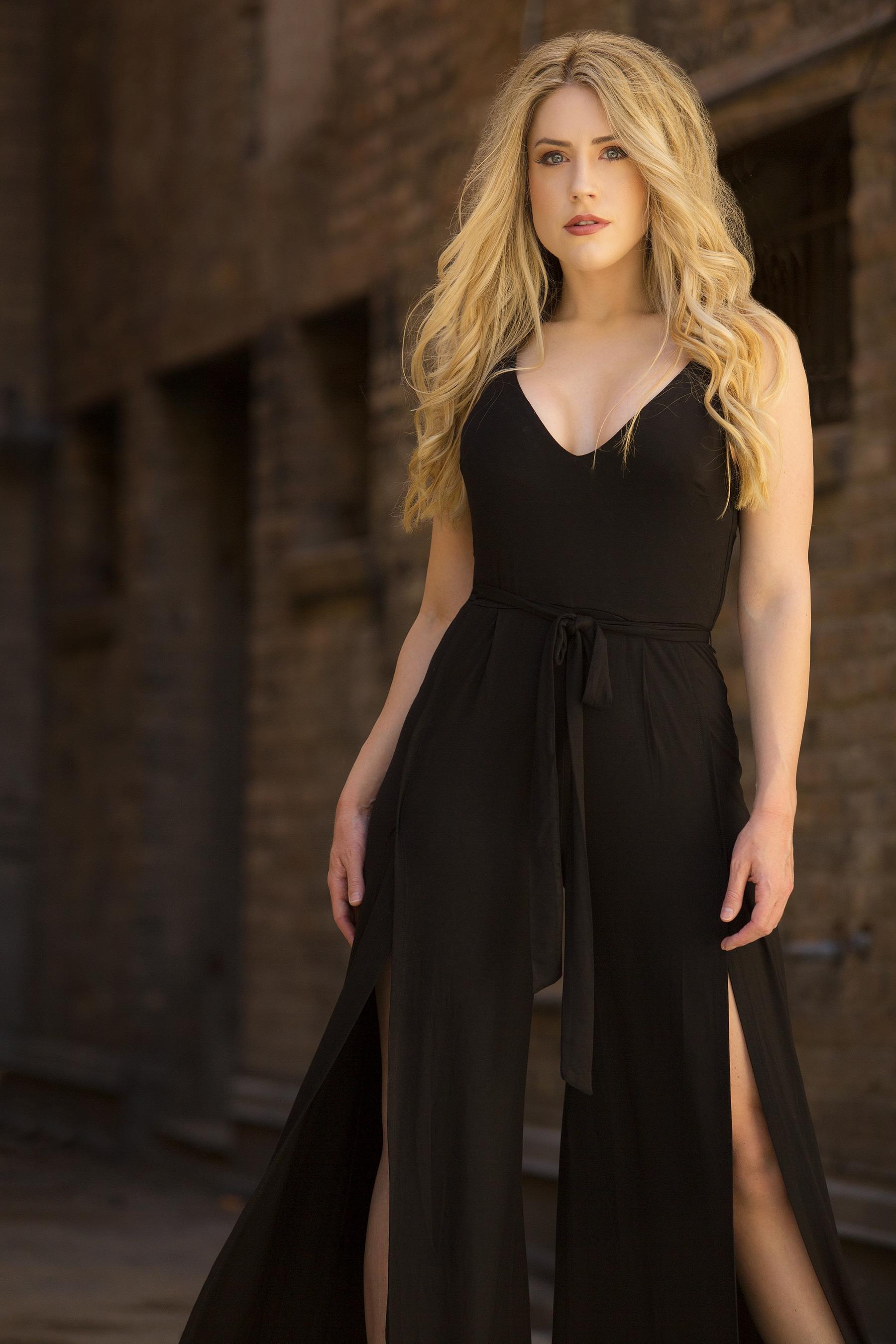 Emily Ashby mid – Rob Diamond Agency